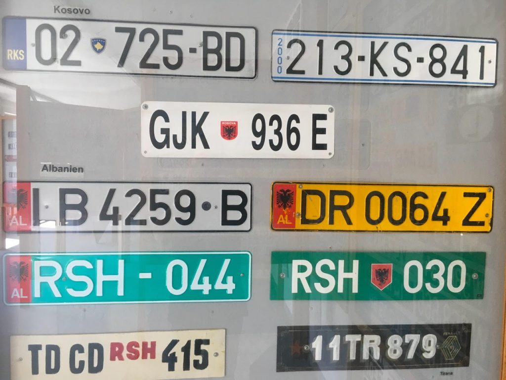 Larry Luxner: Targat shqiptare dhe kosovare në Muzeun më të Madh të ...